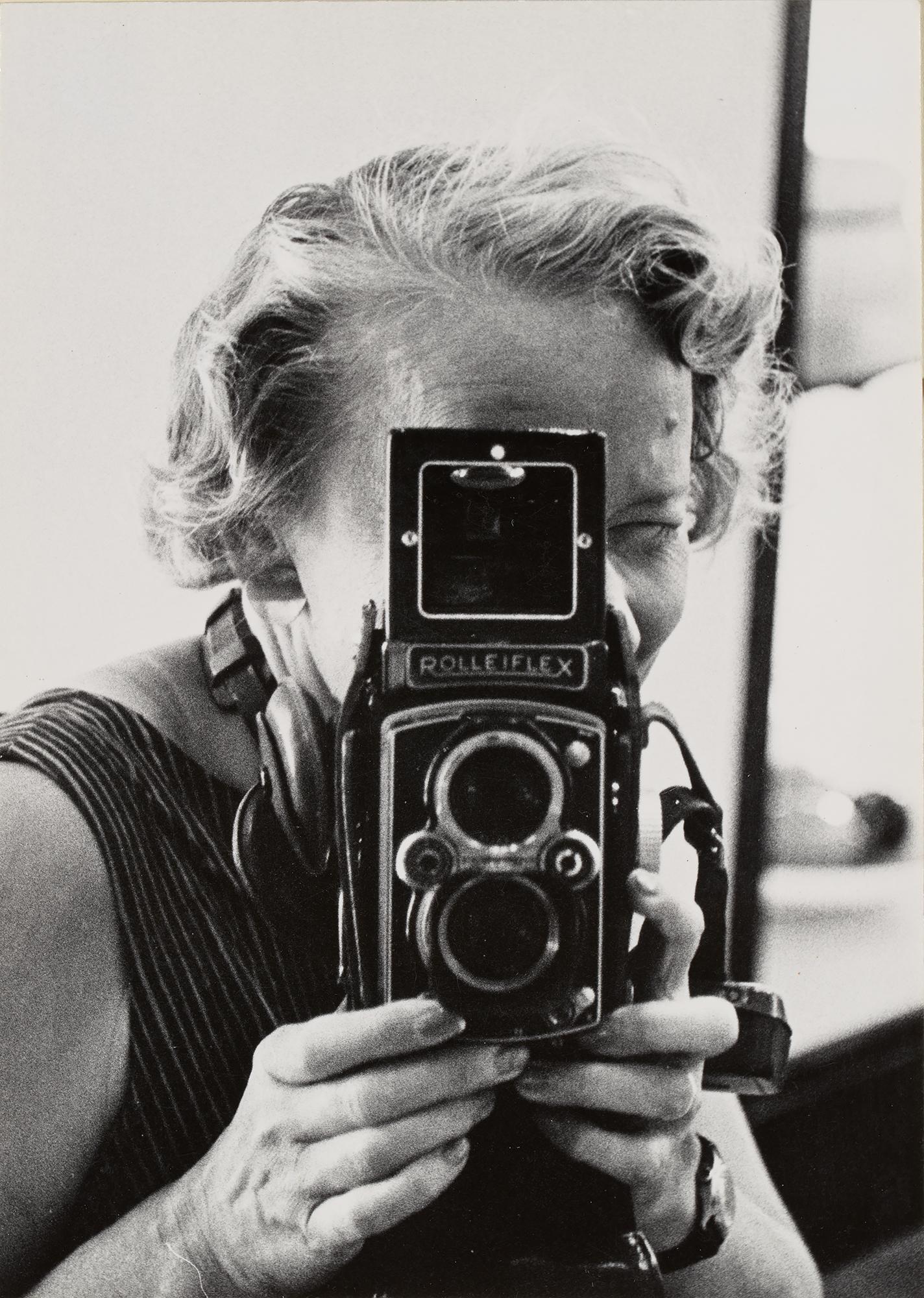 Sinisen kosketus | Suomen valokuvataiteen museo